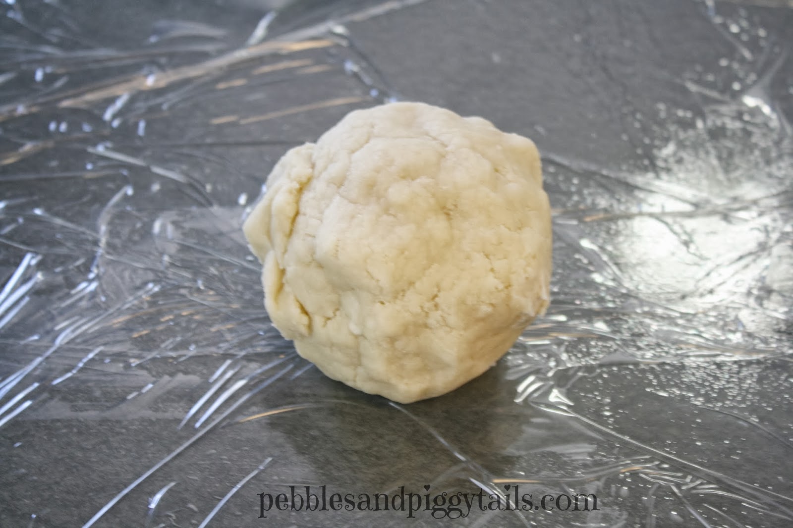 The EASY Way To Roll Out Pie Crust (No Mess!) | Making Life Blissful