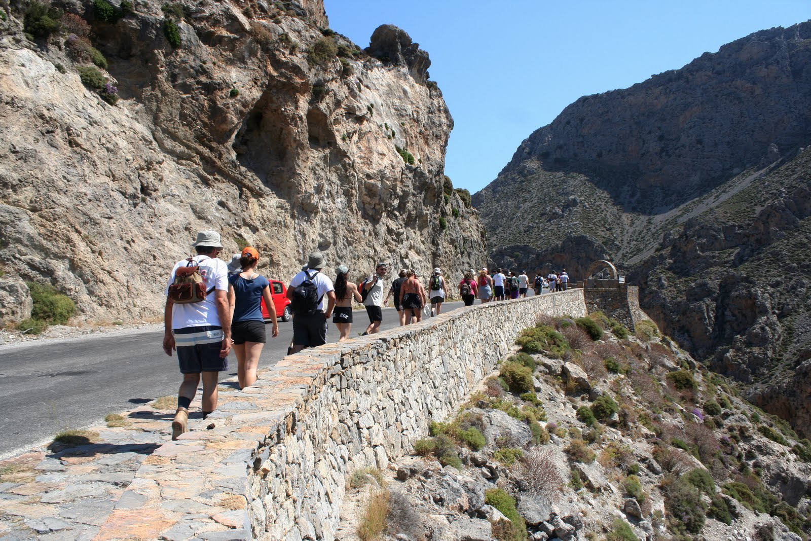EXPLORE MOUNTAINS: ΚΟΥΡΤΑΛΙΩΤΙΚΟ ΦΑΡΑΓΓΙ (ΜΟΝΗ ΠΡΕΒΕΛΗ)