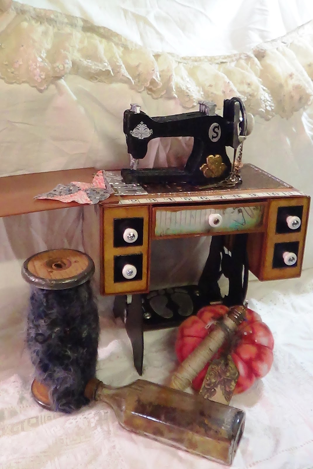 Heart of a Gipssy: Vintage Grandma Sewing Machine & Photo Albums DT Project