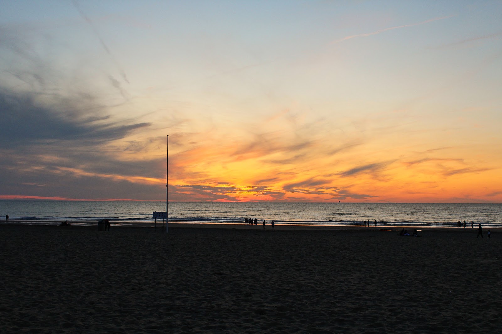 Weekend Trip to Scheveningen, Netherlands - GOLDEN SHIMMER