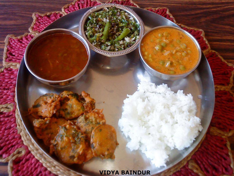 MY LUNCH THALI.....(Fresh Green Peas Ambat(Curry), French Beans ...