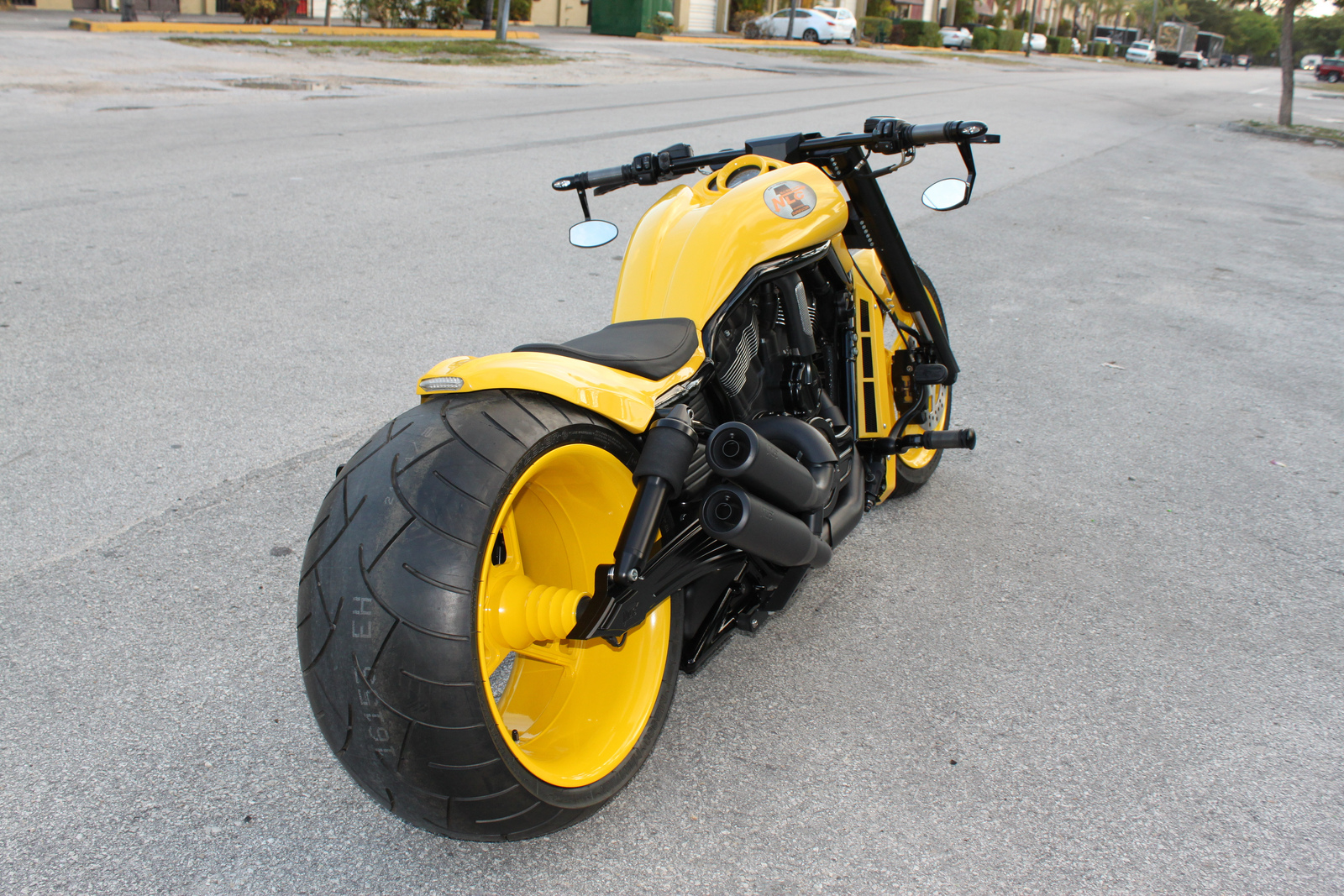 Racing Cafè: Harley V-Rod "MGM" by No Limit Custom