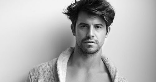 Hunksinswimsuits: Model in underwear... takes it off