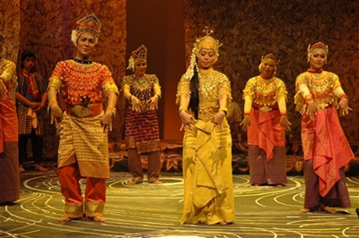 Malay Traditional Dance : MALAY MAK YONG
