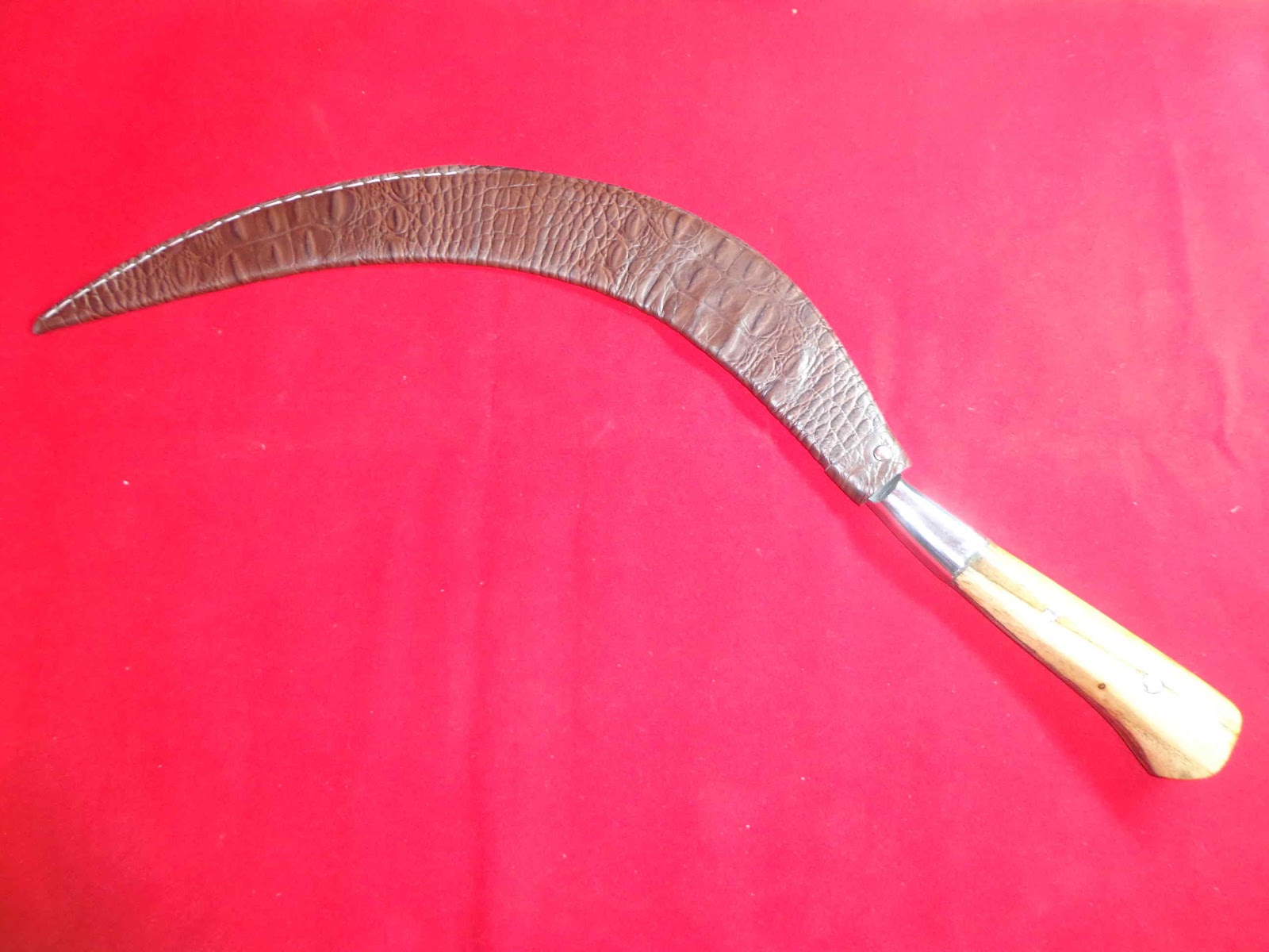 CLURIT BERTUAH KULIT BUAYA ~ Jimat Azimat | Batu Mustika Geliga | Keris ...