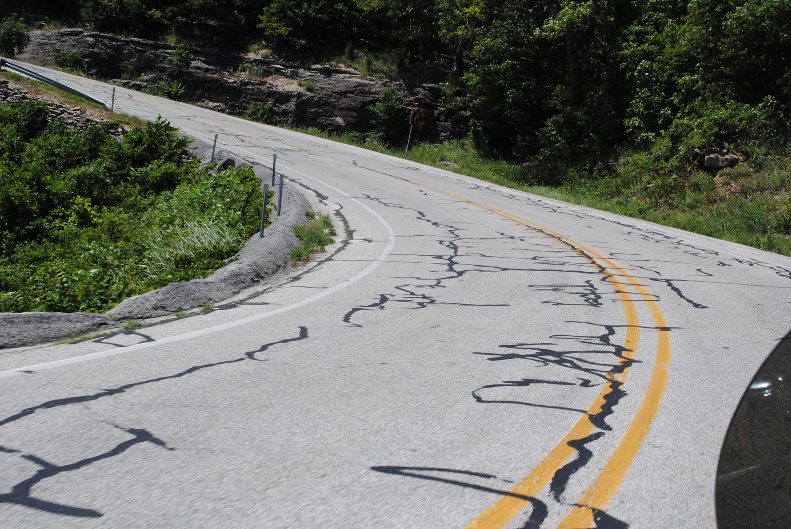 Tar Snakes | BMW K1600 Forum