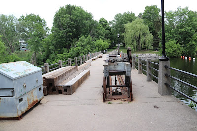 Memorials in Ottawa: Manotick Dam