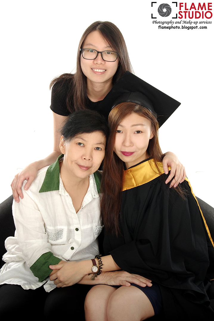 Flame Graduation Photography Studio: Graduation Convocation Family ...