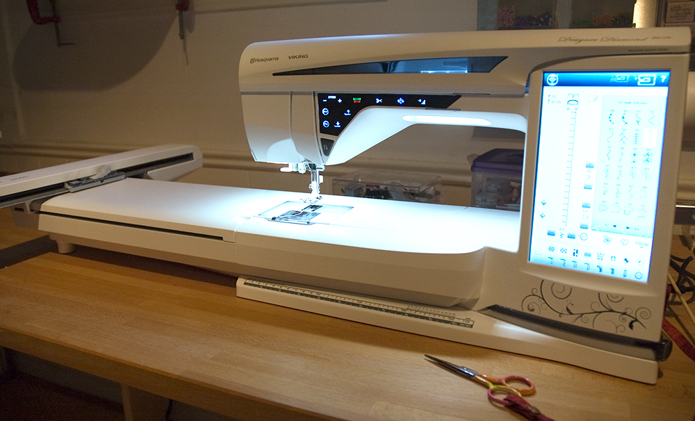 Nieuwe naaimachine, Husqvarna Designer Diamond DeLuxe - Wollyonline Blog