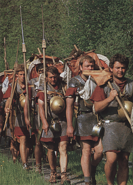 AMO DEL CASTILLO: El PILUM, evolución y tipologías. El PILUM imperial