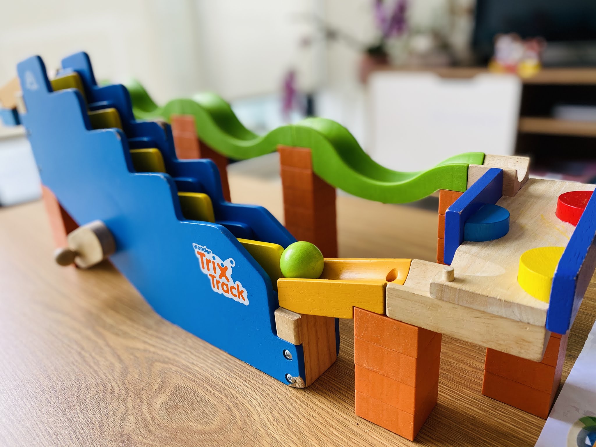 60 Seconds Toy Review: Trix Track - Up Stairs Track, by Wonderworld Toy