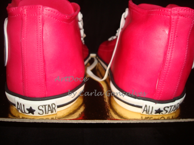 ArtDoce by Carla Gonçalves: Bolo sapatilhas Converse All Star