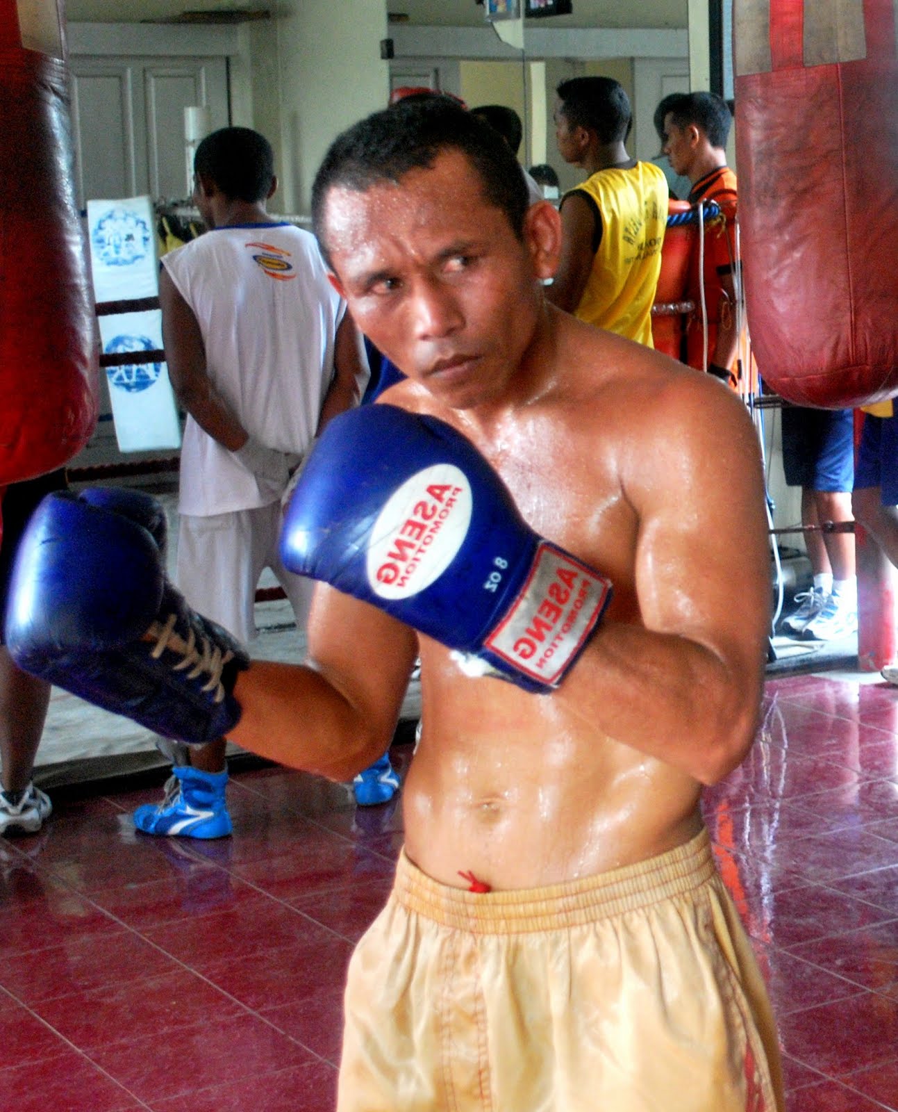 B O G E M: Rachman Juara WBA di Usia 39 Tahun