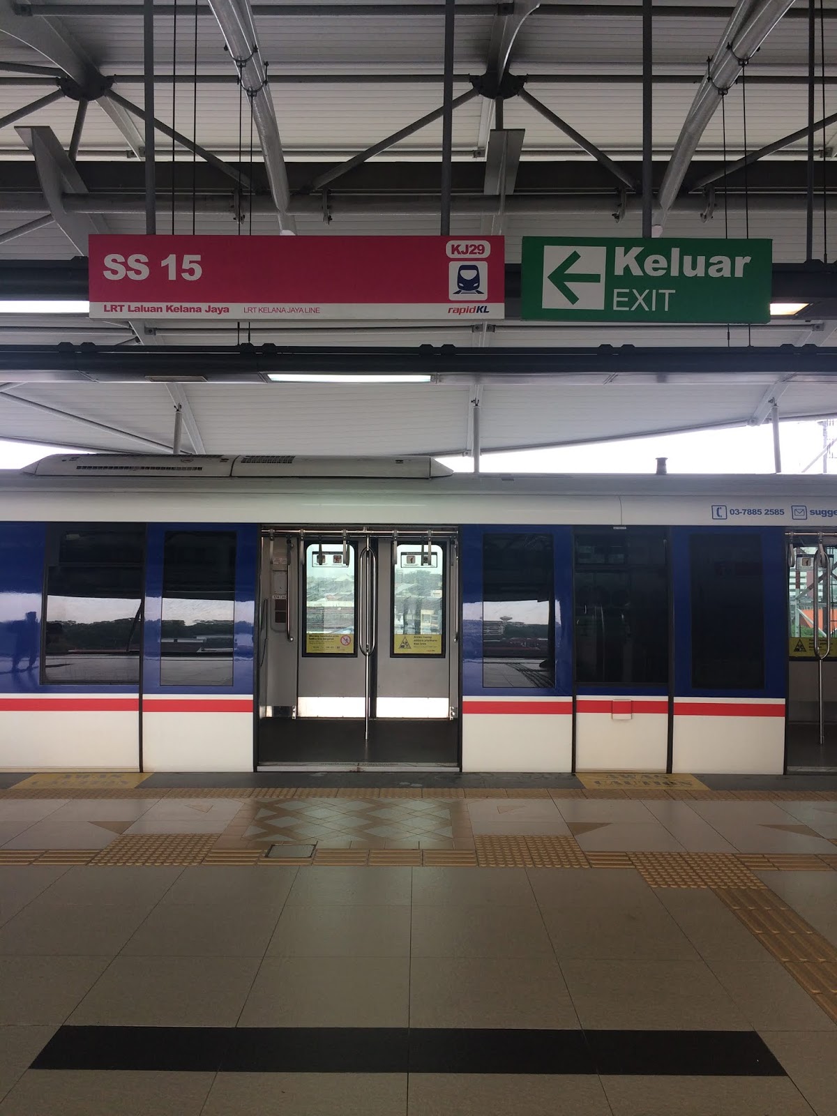 Kuala Lumpur Walk Pics : LRT SS 15 Station