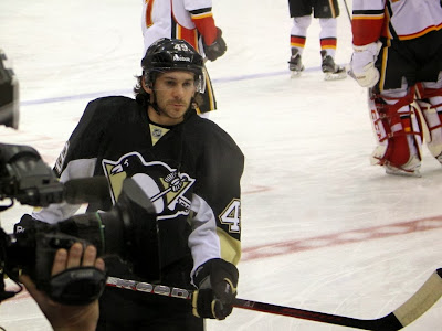 Pens Through My Lens: Pens vs Flames, December 21, 2013