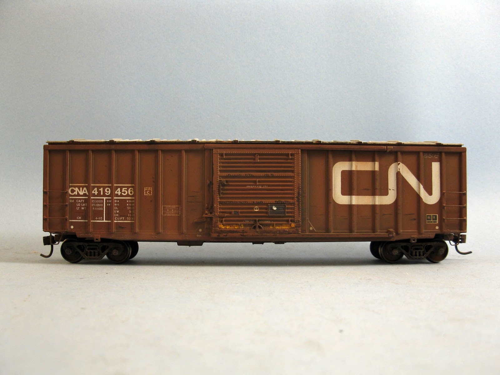 Hedley Junction: Weathering a 50ft Boxcar Fleet