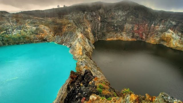 Kelimutu Lake "the three color lakes"