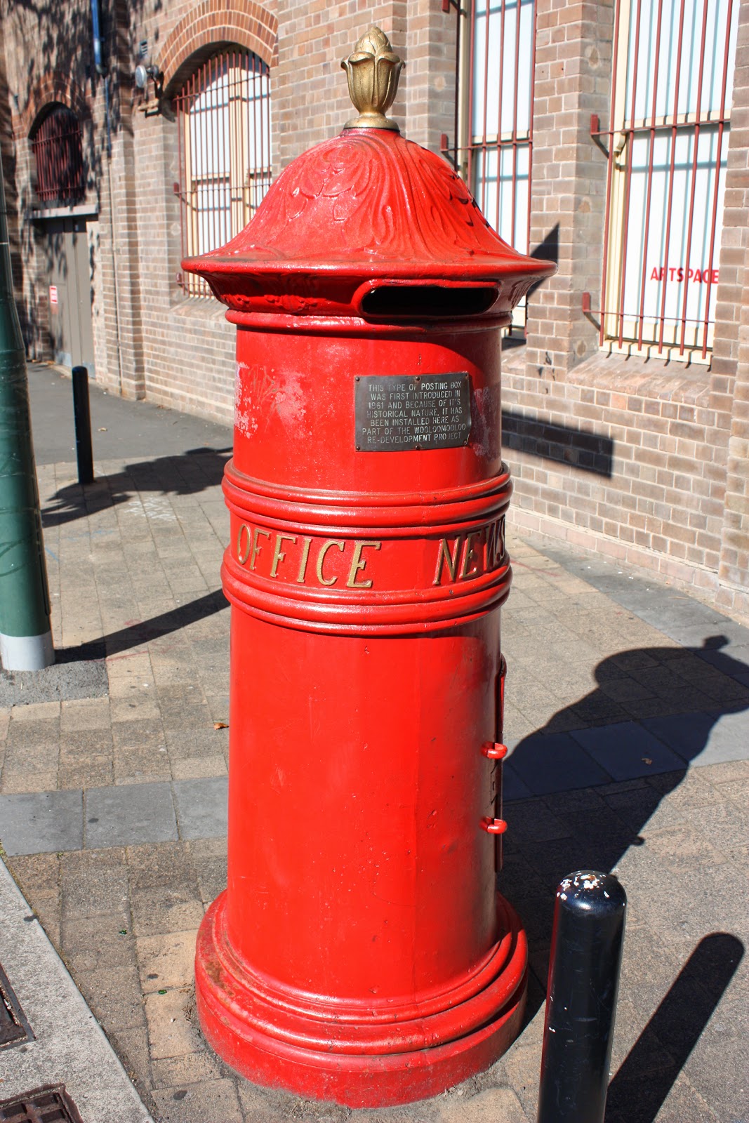 Sydney - City and Suburbs: Woolloomooloo, post box