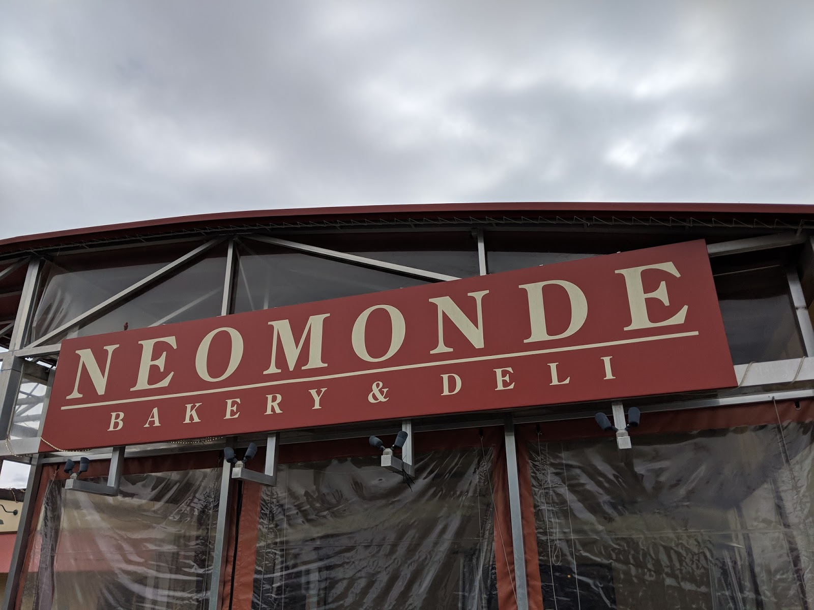 Raleigh NC: Neomonde Bakery and Deli