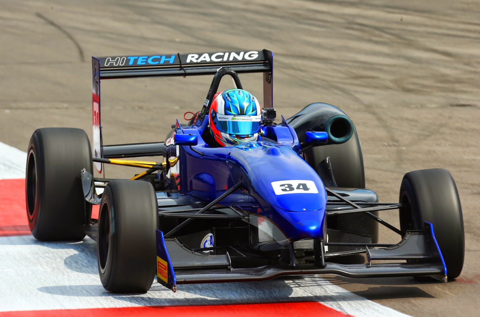 Rogério Lima 23 モータースポーツ: Hitech Racing se destaca no Mercedes-Benz ...