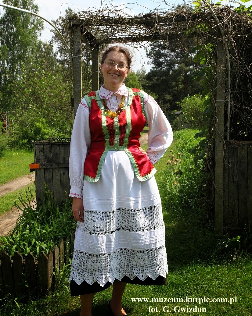 KURPIE " Kurpiowska Puszcza Zielona": Różnorodność kobiecego stroju ...