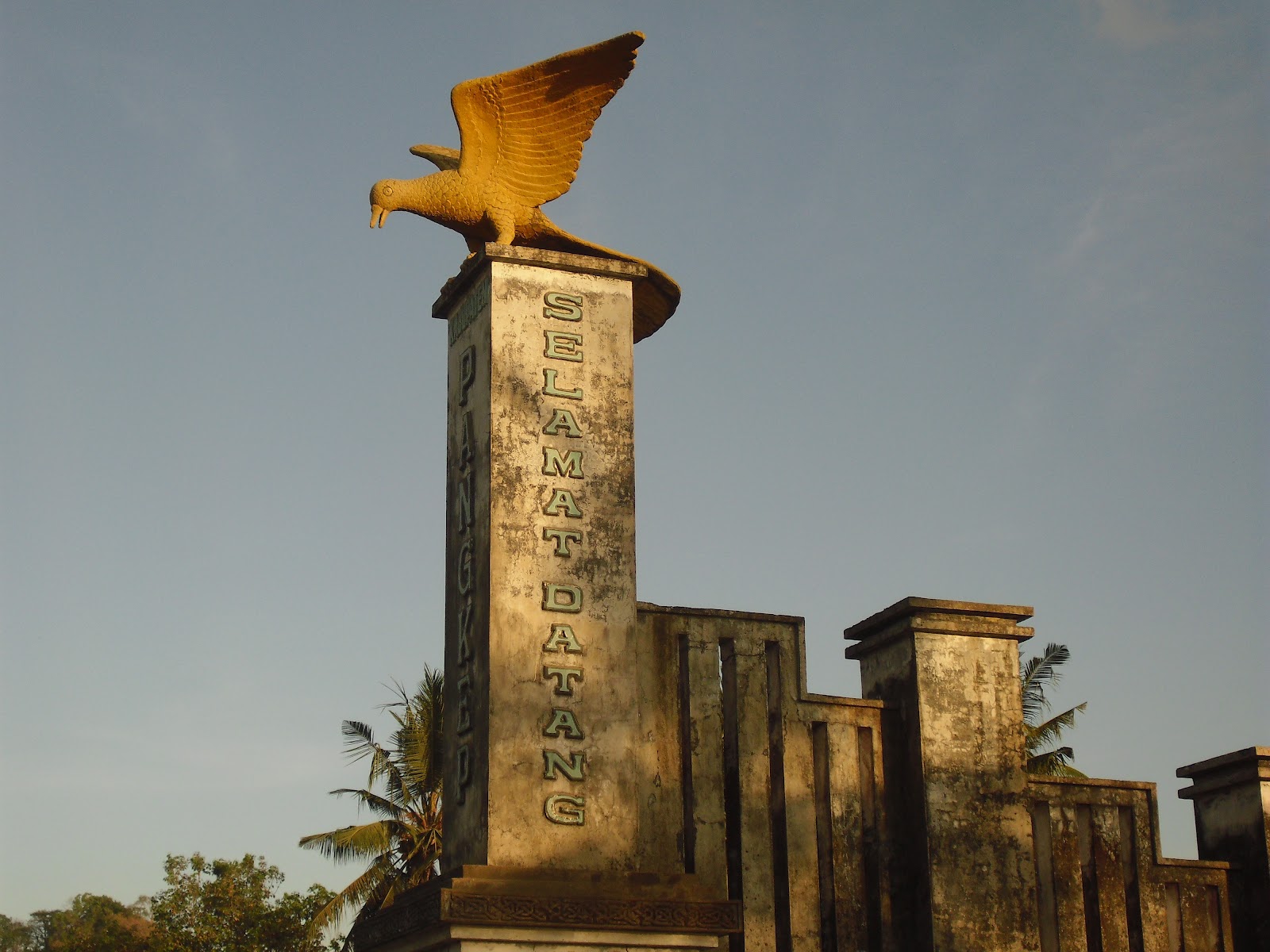 Membaca Makna Tugu dan Patung di Ruas Pangkep