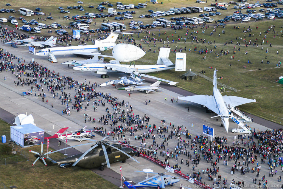 Asian Defence News: Aerial view of Russian MAKS-2015 air show - 1