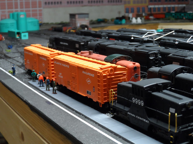 New York Central Train Layout: Another Joint APRR / NYCTL Paint Project