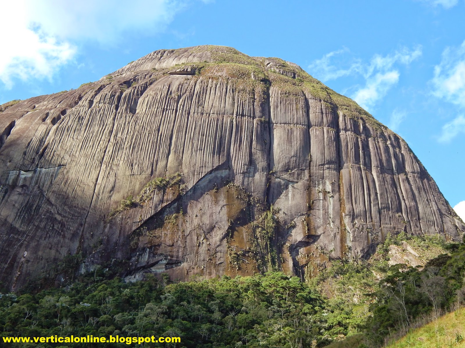 VERTICAL ONLINE: Trilha da Pedra Riscada - Lumiar