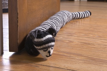 Miss Julia's Patterns: Free Patterns - 19 Door Draft Dodgers to Knit ...