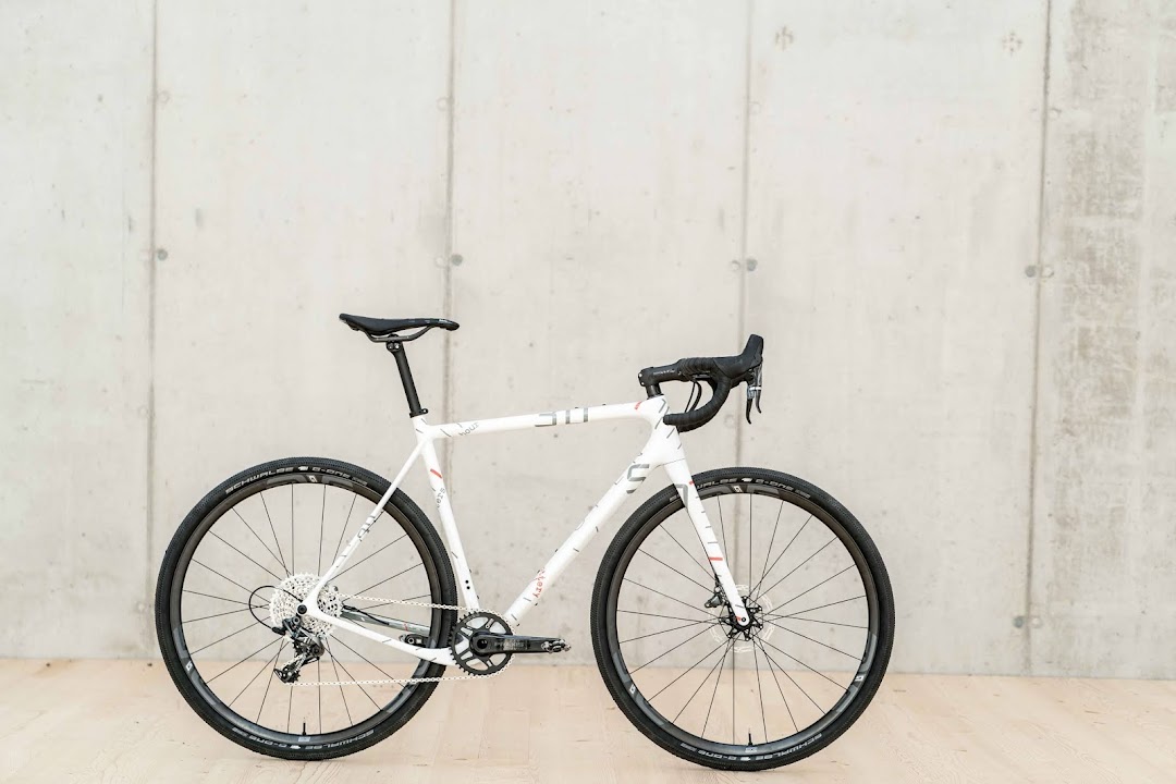 Nueva edición limitada OPEN U.P x OMATA ~ Ultimate Bikes Magazine