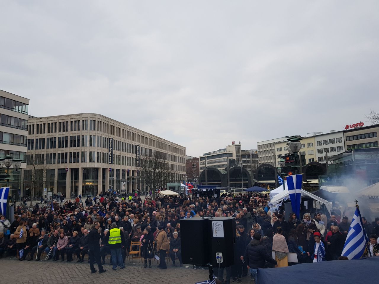 ΕΝΟΡΙΑ "ΤΡΙΩΝ ΙΕΡΑΡΧΩΝ" ΑΝΝΟΒΕΡΟΥ: Ο εορτασμός της Εθνικής Επετείου της ...