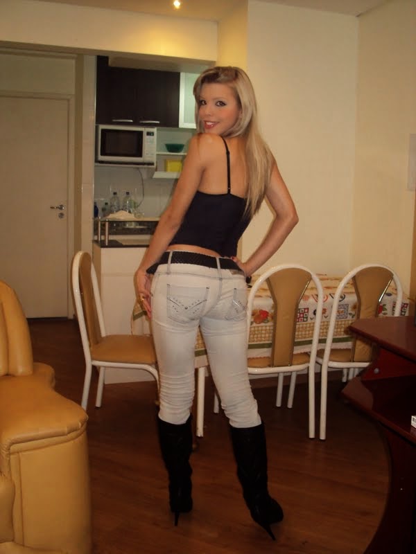 Roberta Holanda #001