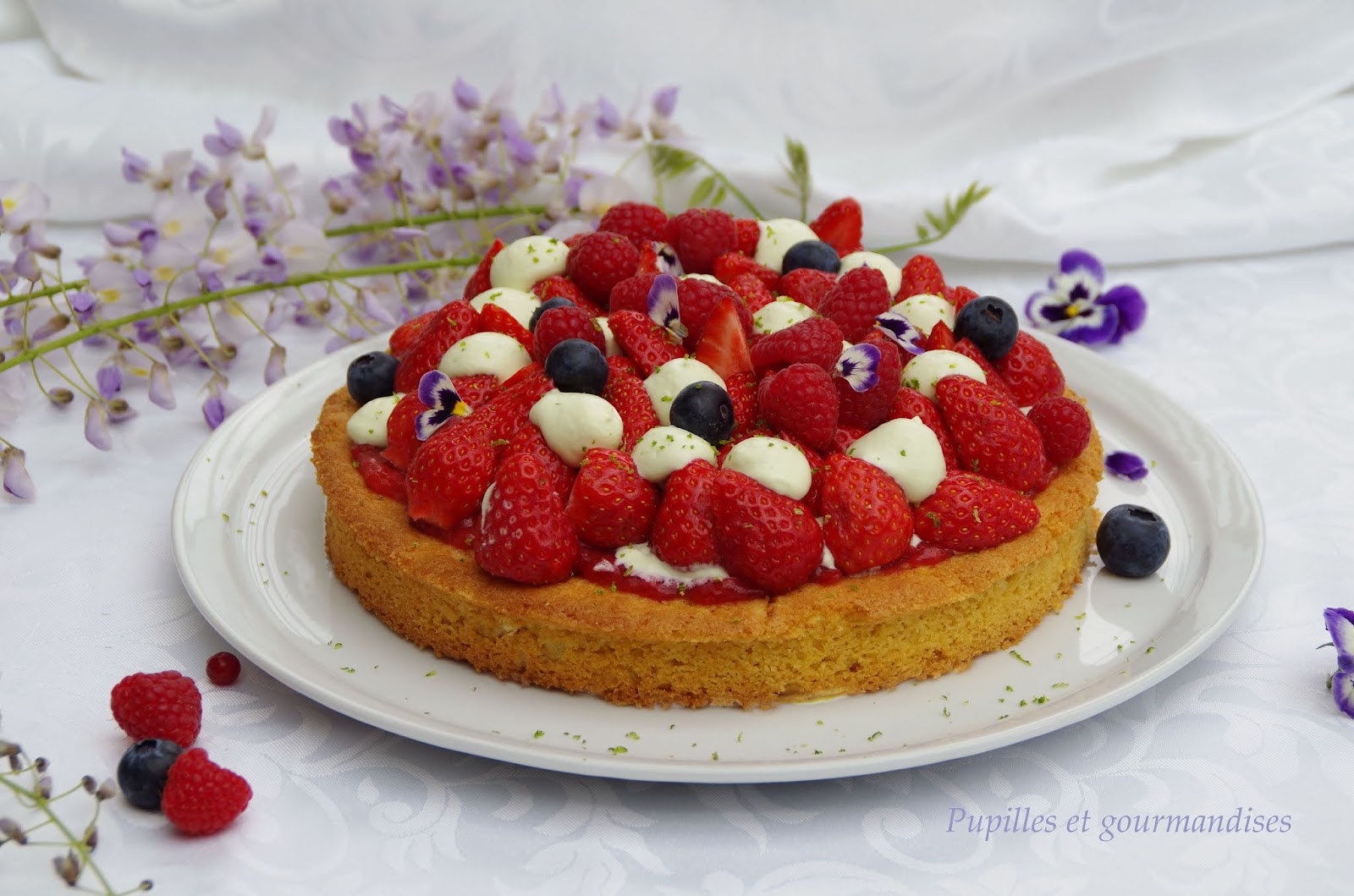 tarte aux fruits rouges sur sablé breton