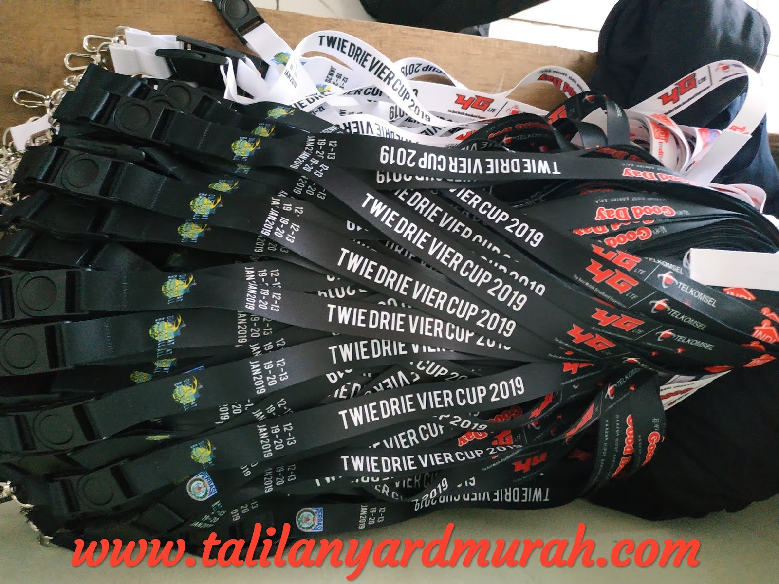 Tali Lanyard Warna Hitam Yang Cocok Untuk Segala Macam Desain - Jual ...