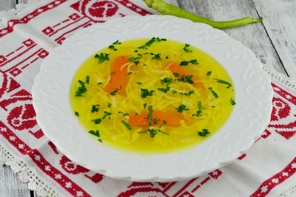 Supa de pui cu taitei de casa - CAIETUL CU RETETE