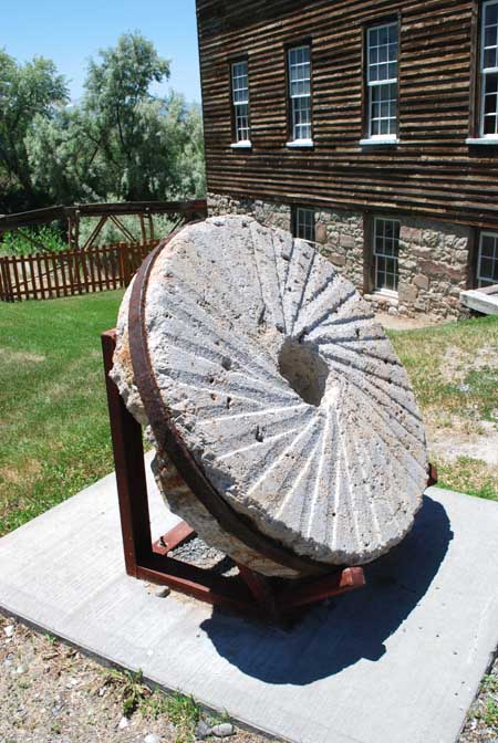 Artwife Needs a Life: Visiting the Benson Grist Mill