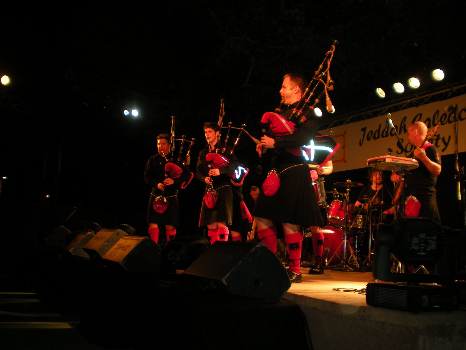The Gleannancre Pipe Band: RED HOT PIPES - LIVE IN CONCERT