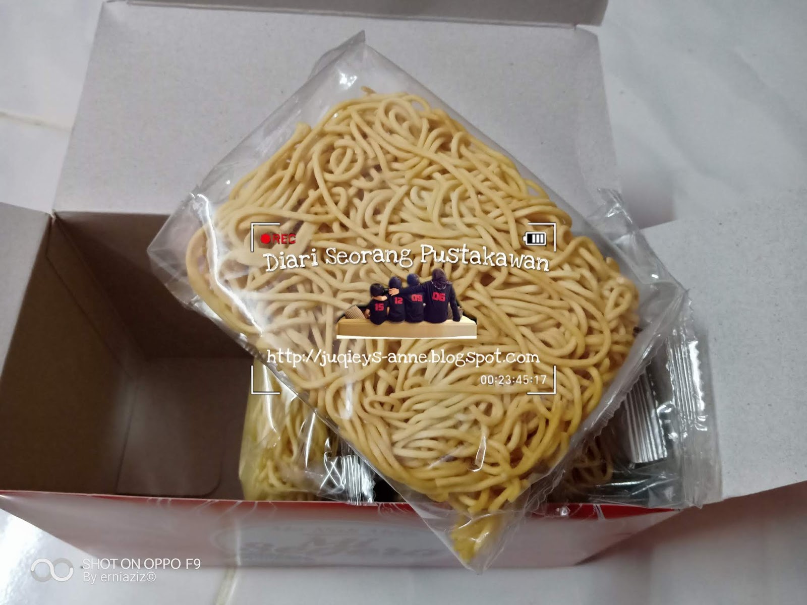 - Diari Seorang Pustakawan -: Mee segera Mee Nak Mee - review