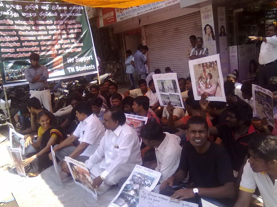 Students Protest: Mumbai College students hunger strike