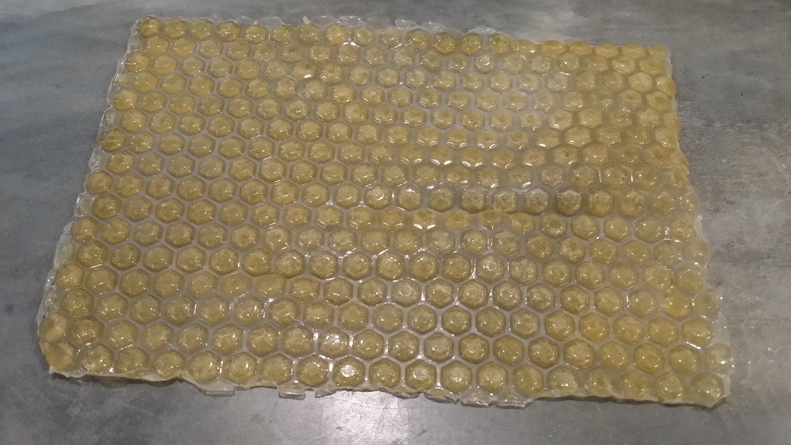 craftiviti: LIQUID LATEX - MAKING TEXTURE SHEETS