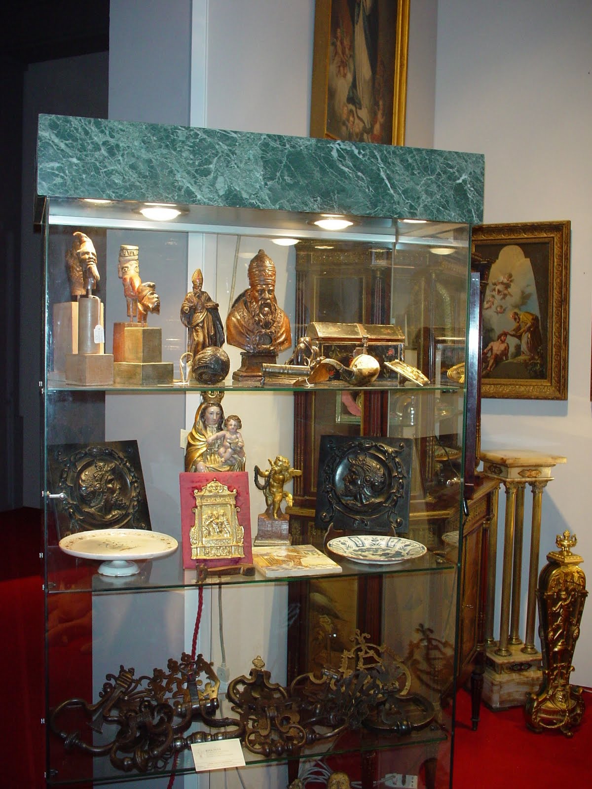 NURIA PALACIOS ANTIGÜEDADES