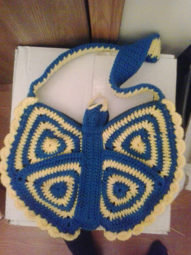 Crochet Fanatic: BUTTERFLY SHOULDER BAG