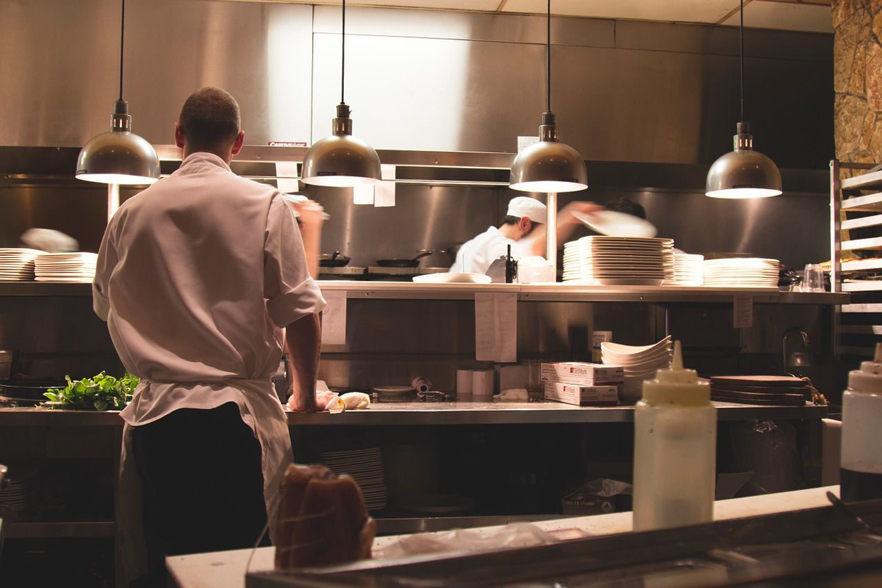 How To Achieve Work-Life Balance While Working in a Restaurant