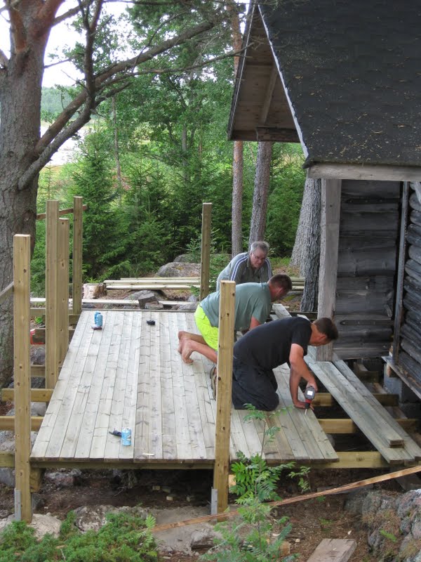 Mökkeilyä: Terassin teko 30.-31.7.
