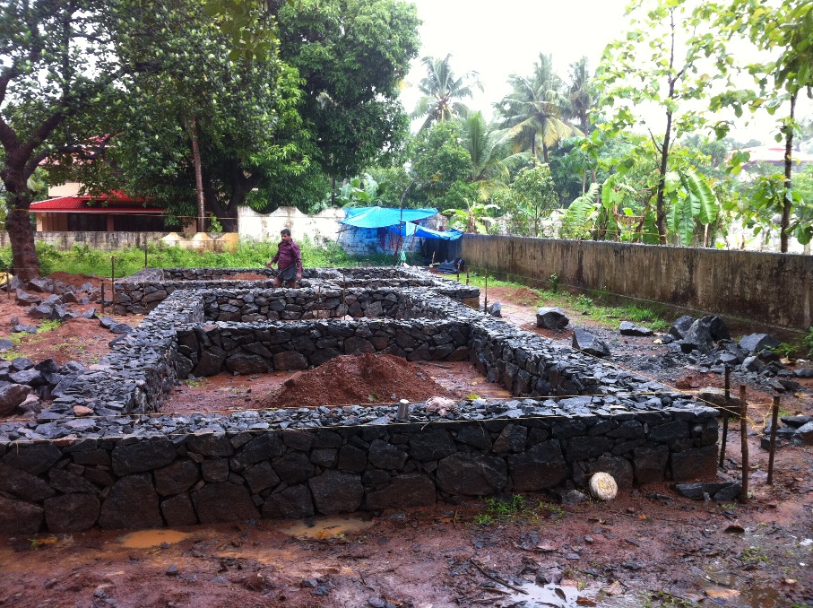 LIJOY JOHNSON VILLA @ Karuvannur: Random Rubble Masonry for Basement