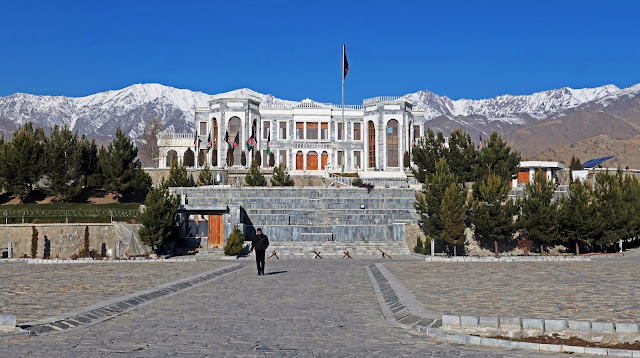 the viewing deck: Lake Qargha and Paghman Castle Morning Tour