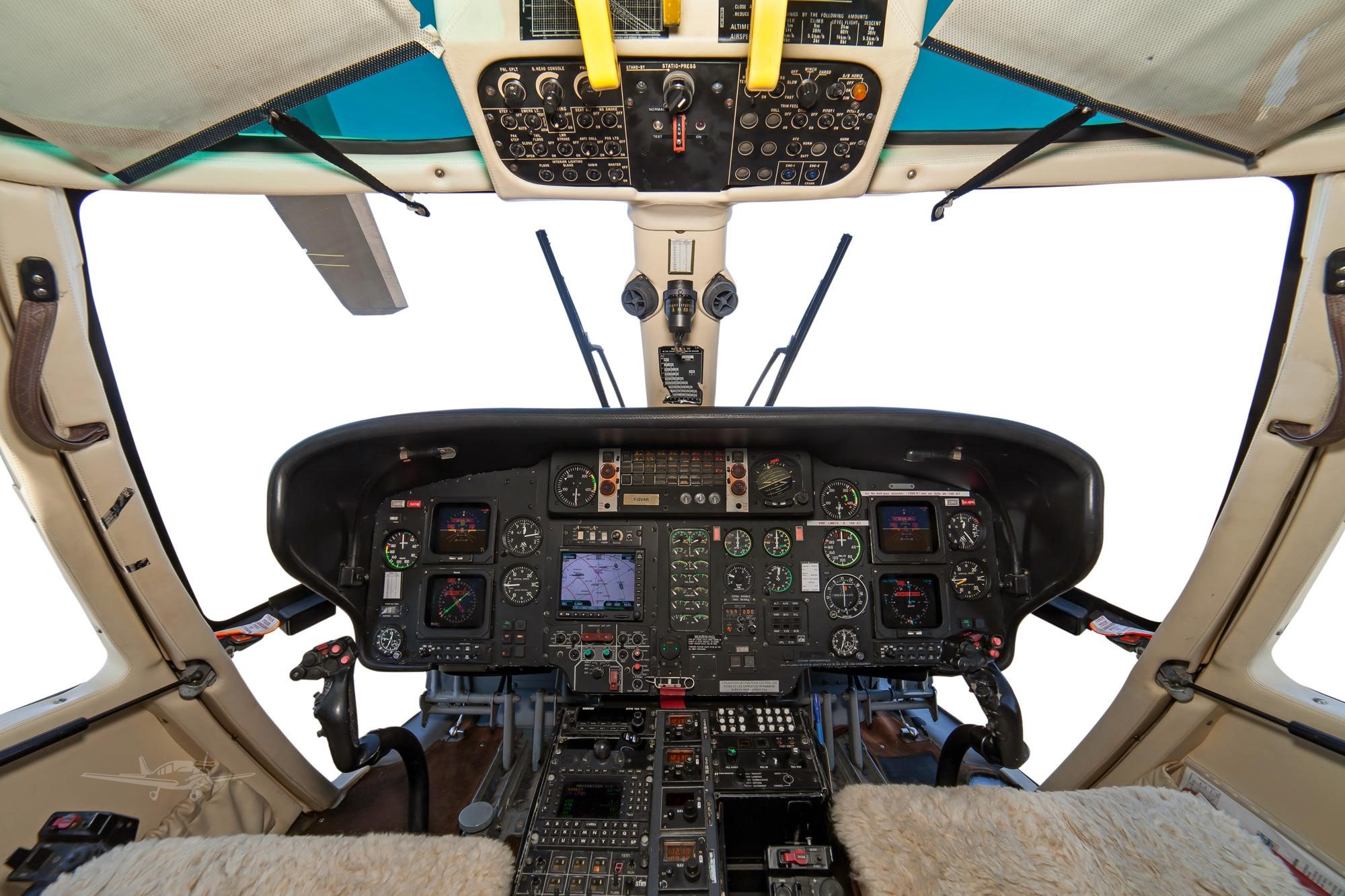 EUROCOPTER AS365 DAUPHIN