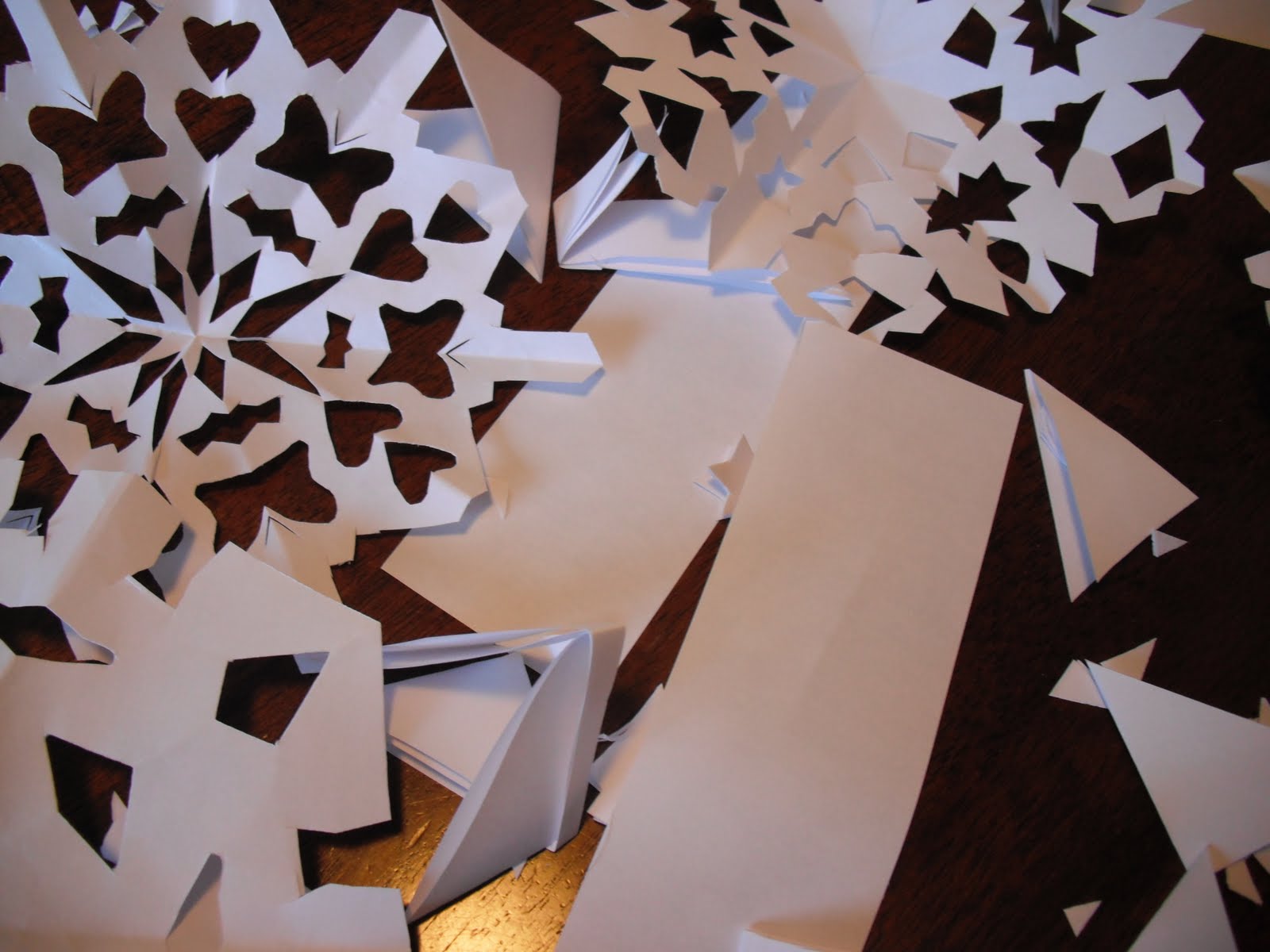 The Chickadee's Nest: Paper Snow