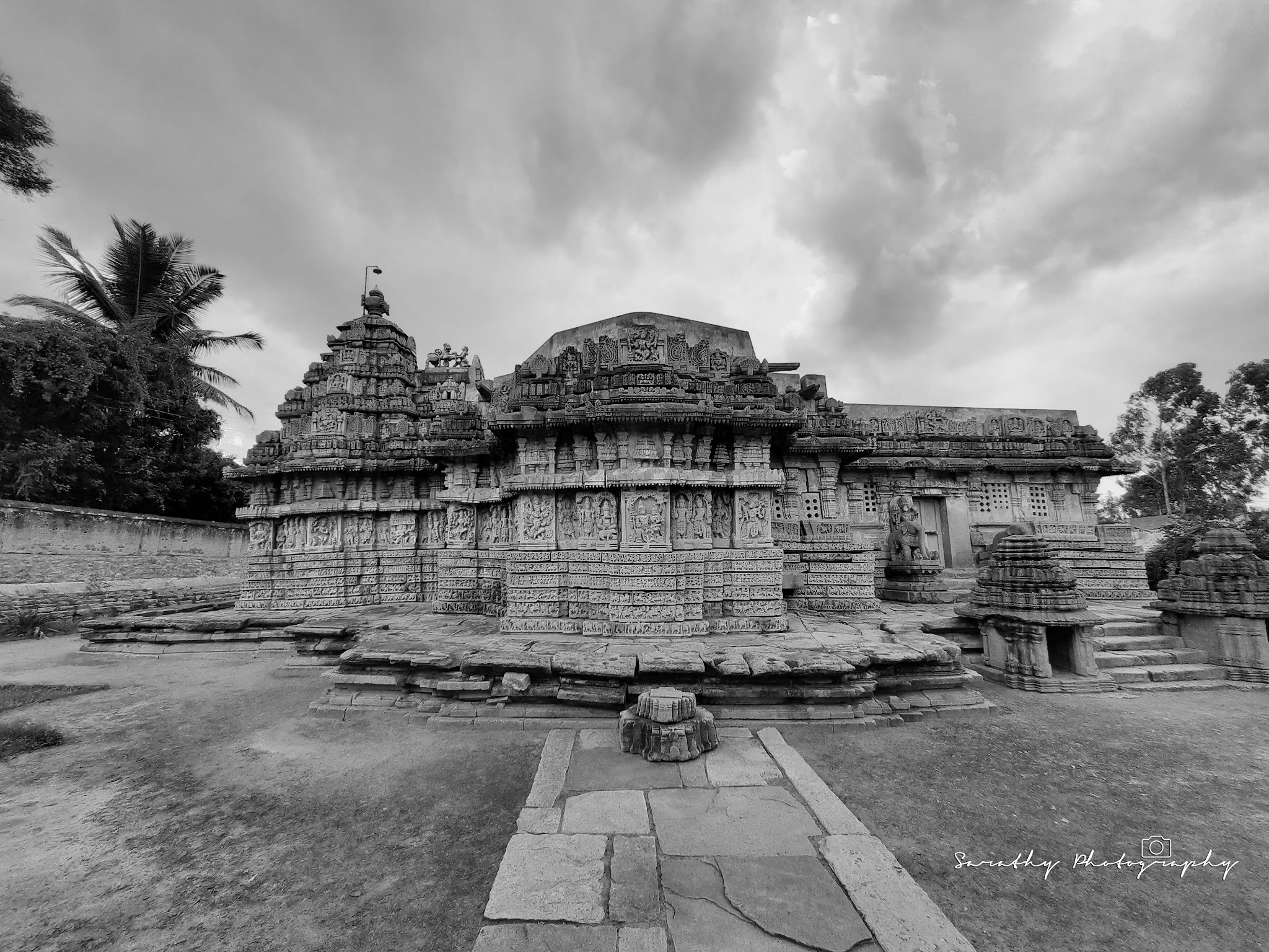Shri Mallikarjuna Temple of Basaralu and the Koppa Lake